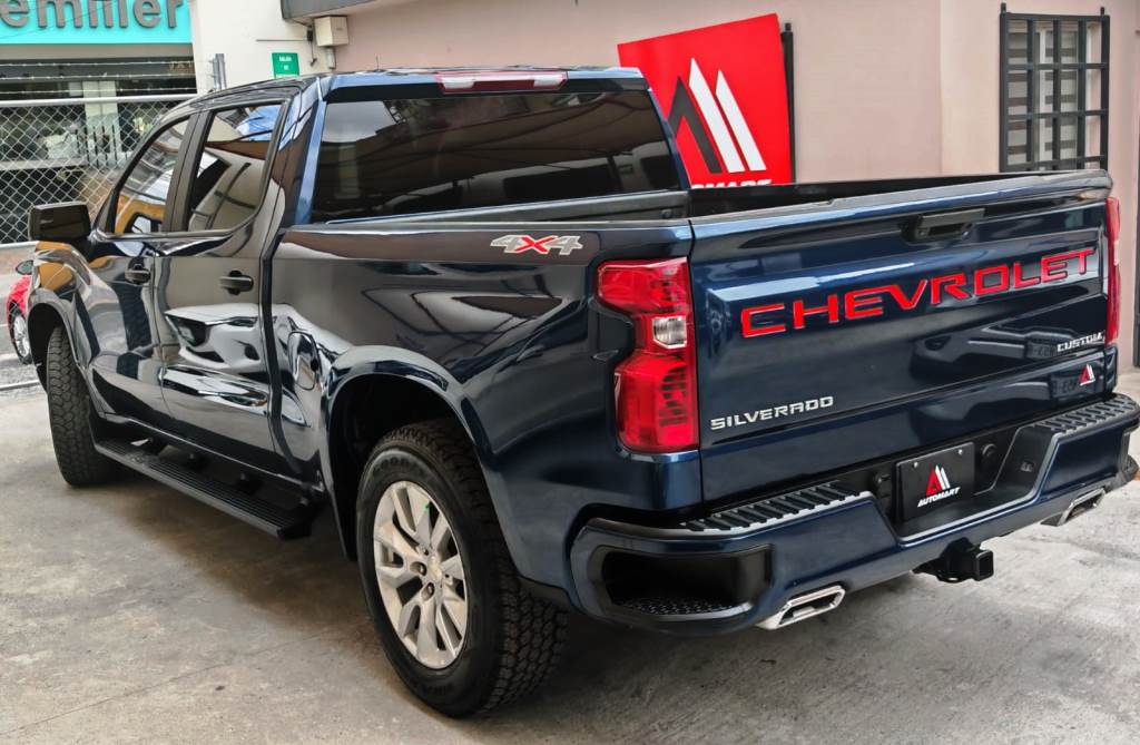 Chevrolet Silverado 1500 CUSTOM DOBLE CABINA 4x4 2022 | Automart Autos